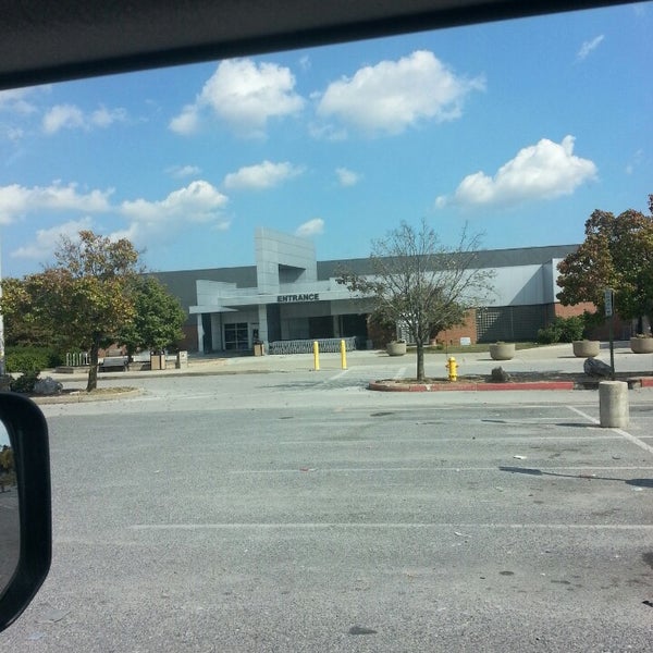 Photos at Fort Meade Commissary - 17 tips