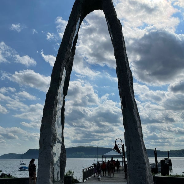 River Arch - Scenic Lookout