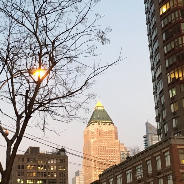 MTA Bus - 9 Av & W 42 St (M11/M34-SBS/M42) - Hell's Kitchen - New York, NY