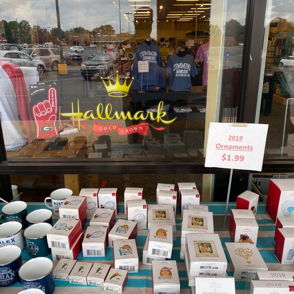 Hallmark - 526 Lakeland Plz