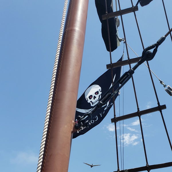 The Pirate Ship Royal Conquest - 140 Boardwalk Pl W