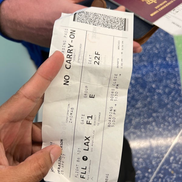JetBlue Check-in - Airport Ticket Counter
