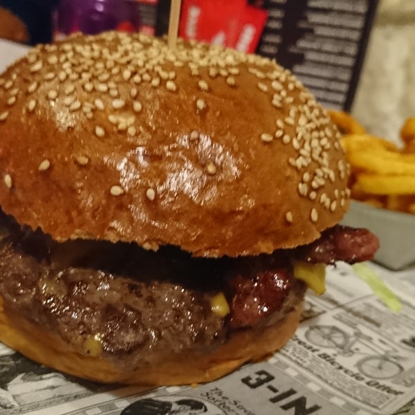 High Five - Burger and Chicken - Theaterstr. 16