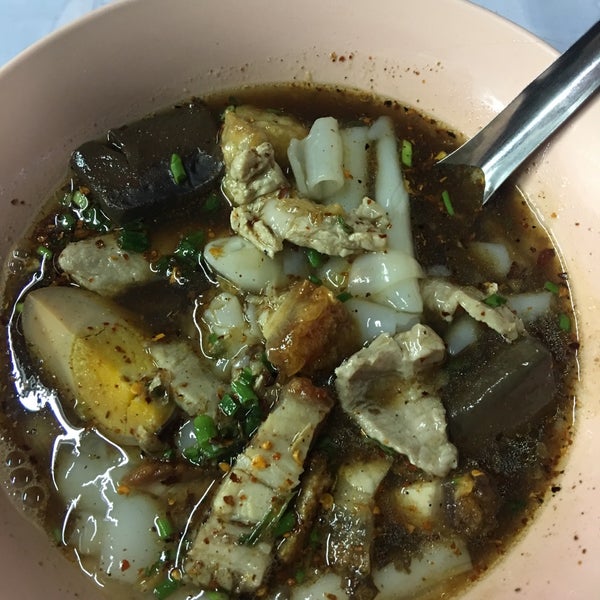 ปัญจรัตน์ ต้มเลือดหมู - Soup Spot