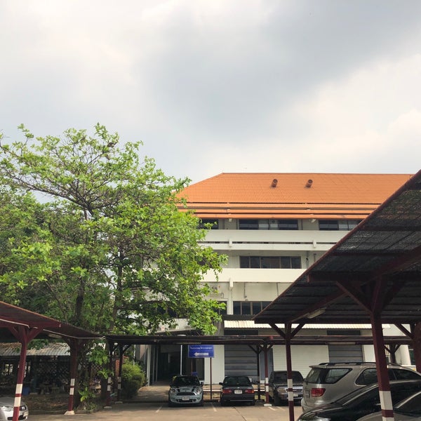 โรงอาหารคณะวิศวกรรมศาสตร์ (Entania Cafeteria) - โรงอาหารของวิทยาลัย