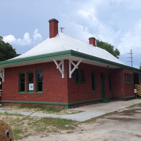 Leesburg City Hall - Leesburg, FL