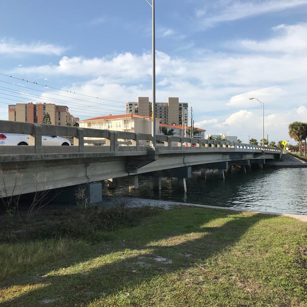 Corey Causeway - Bridge in St. Petersburg