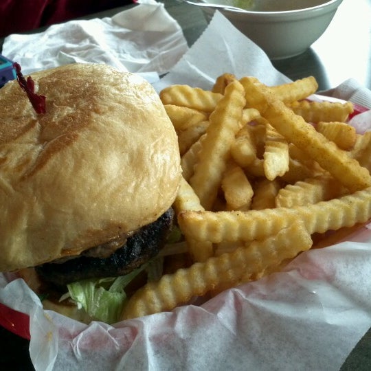 Fat Pat's Bar & Grill - American Restaurant in Lafayette