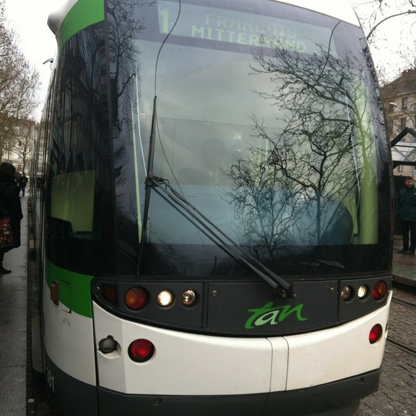 Arrêt Commerce [C2,24,42,51,52,TAN Air] - Bus Stop in Centre Ville Nantes