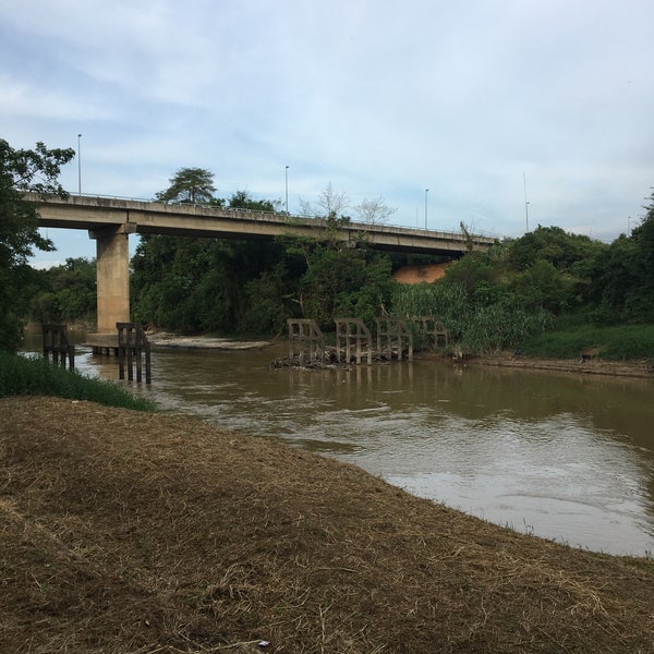 Bawah Jambatan Sungai Semantan - River
