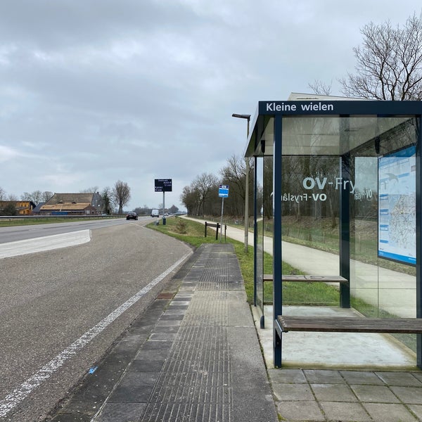 Bushalte Kleine Wielen - 1 visitor