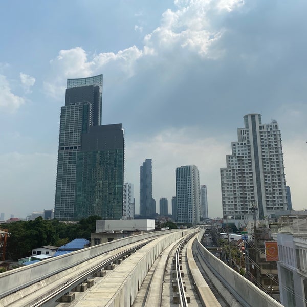 BTS Gold Line - Train