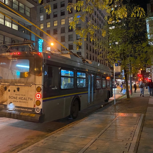 Bus Stop 50077 (19,22,44,209,210,211,214,N24) - Downtown Vancouver ...