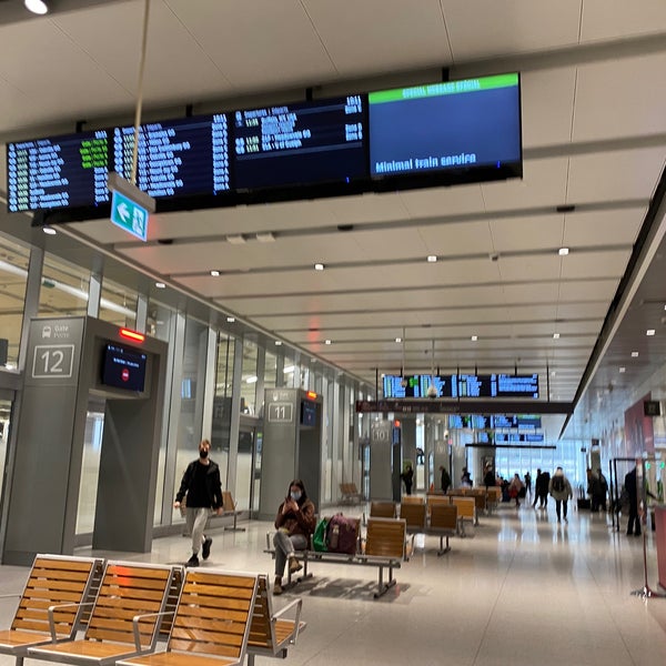 Union Station GO Bus Terminal - Entertainment District - Toronto, ON