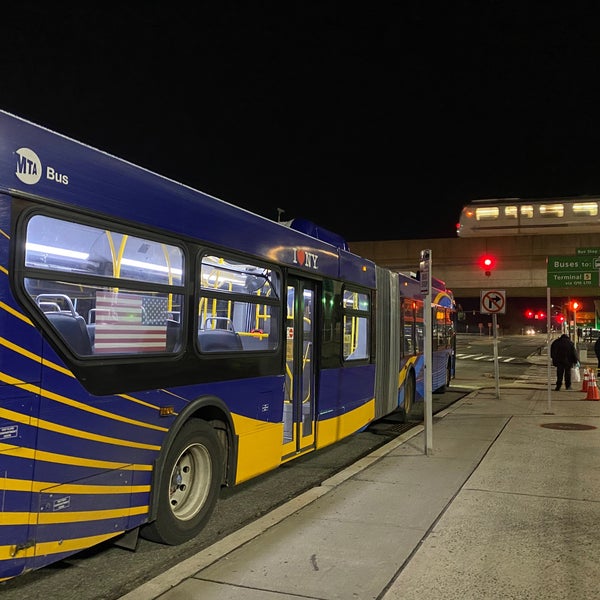 MTA Bus - Q10 (Lefferts Blvd/Airtrain Station) - Bus Stop in New York