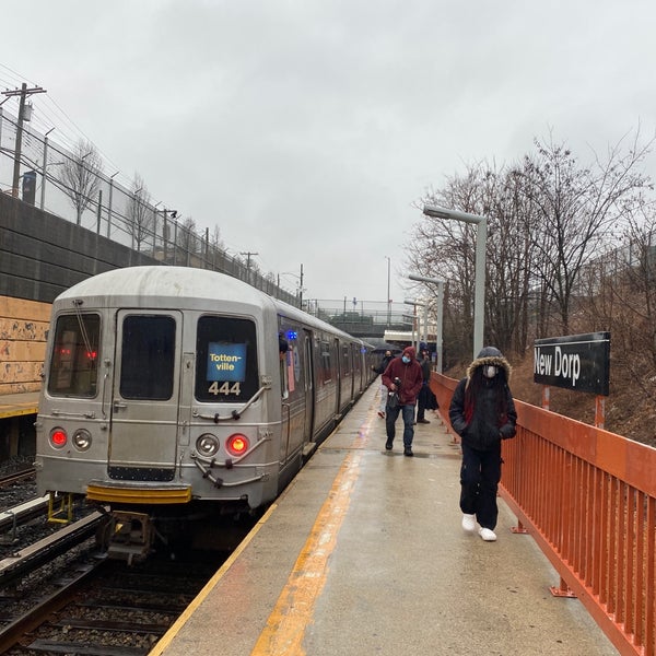 MTA SIR - New Dorp - Rail Station in Staten Island