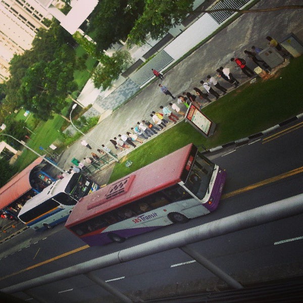 Photos at Bus Stop 09022 (Orchard Stn Exit 13) - Orchard Road - 8 tips