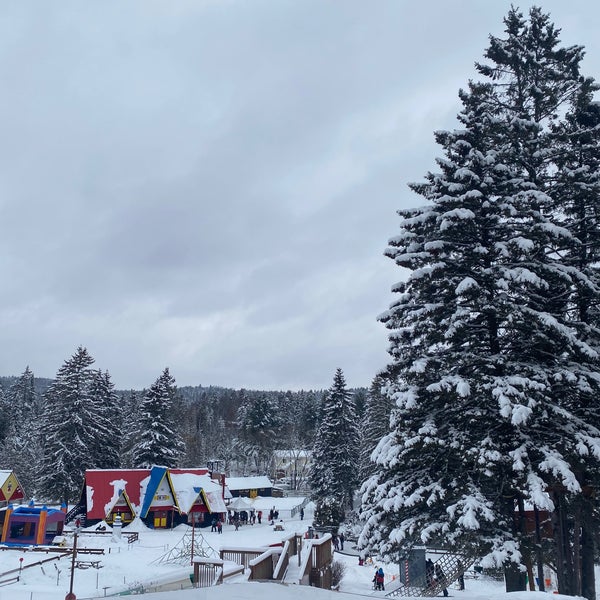 Village du Père Noel - Playground in Val-David