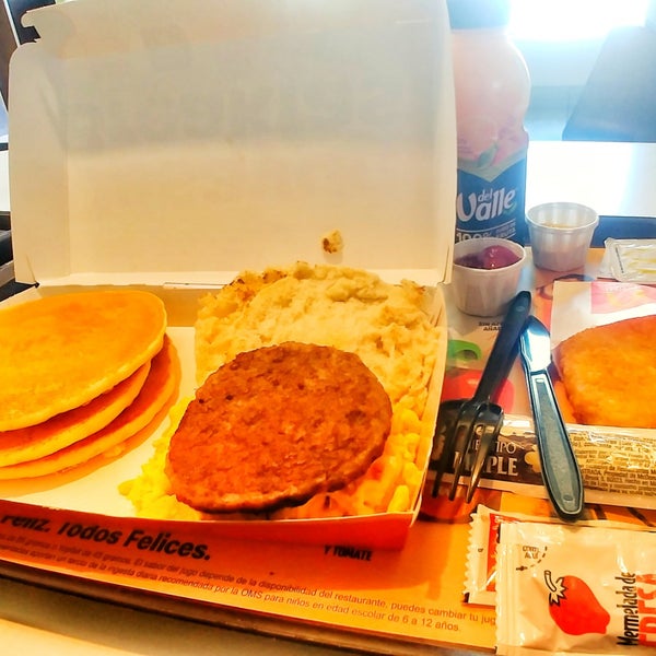 McDonald's - Fast Food Restaurant in Querétaro