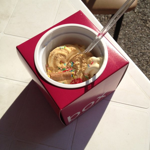chillbox frozen yogurt (Now Closed) - Frozen Yogurt Shop