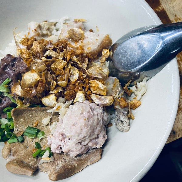 โกเบนซ์ เกาเหลาเลือดหมู (Go Benz Boiled Rice) - 110 tips from 4377 visitors