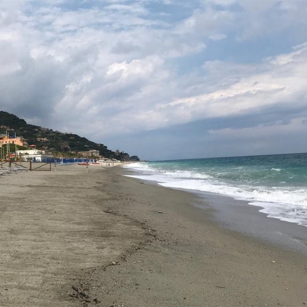 Spiaggia Finale Ligure - Beach in Finale Ligure