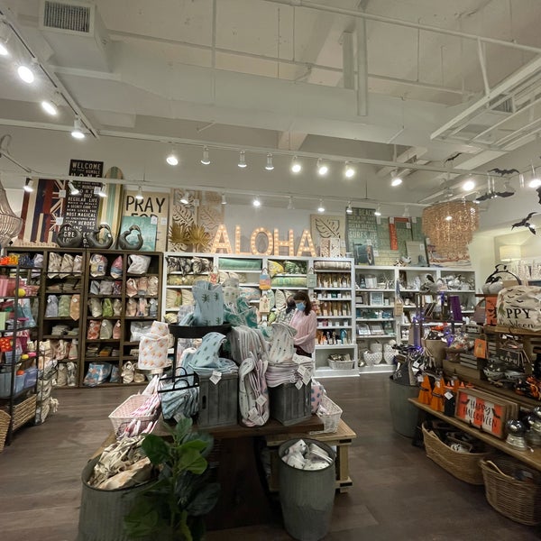 SoHa Living - 4211 Waialae Ave