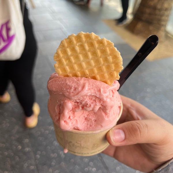 Ice Kirin Bar - Ice Cream Parlor