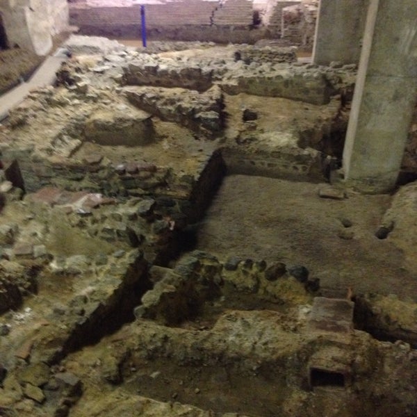 Billingsgate Roman Bathhouse - Historic and Protected Site in Billingsgate