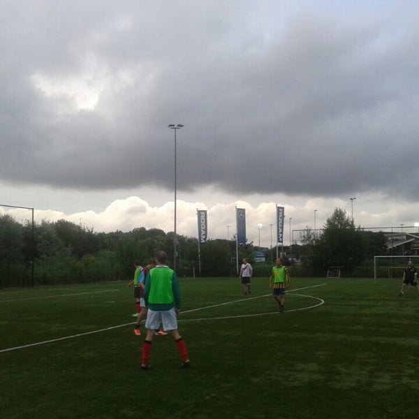 Rotterdamsche Cricket & Voetbalvereeniging V.O.C. - Schiebroek ...