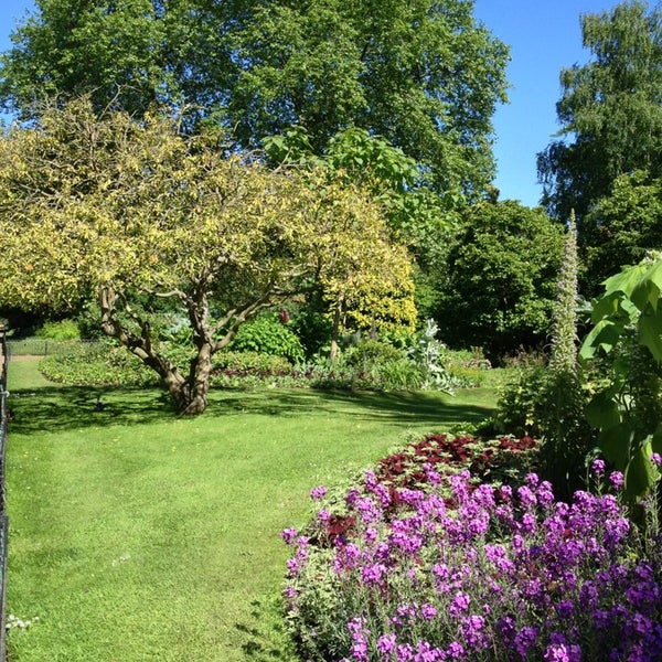 Photos at Kensington Gardens - Knightsbridge and Belgravia - Kensington Rd