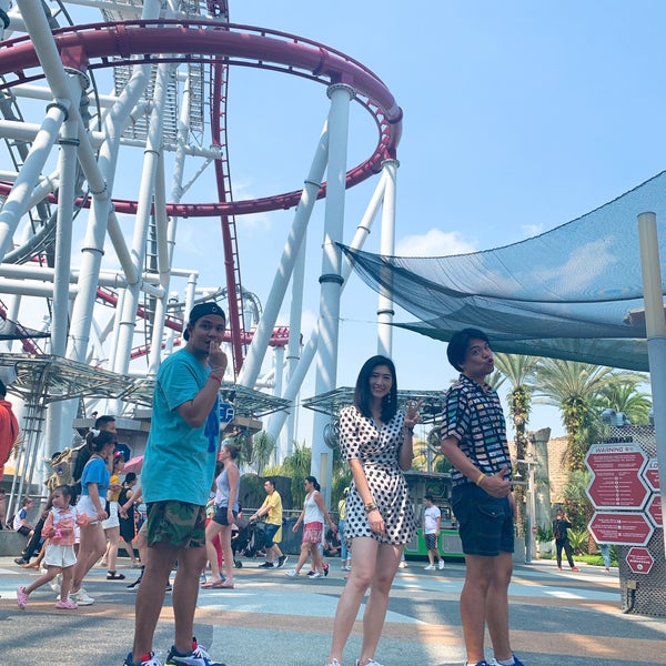 Photos at Battlestar Galactica: Human vs. Cylon - Universal Studios ...