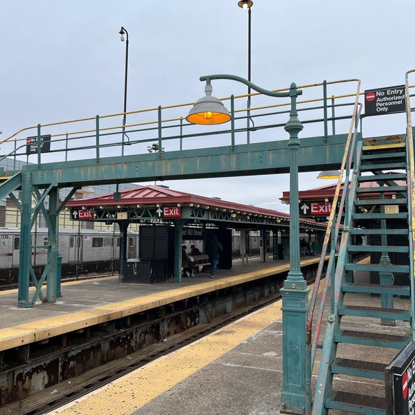 MTA Subway - E 180th St (2/5) - Van Nest - 22 tips