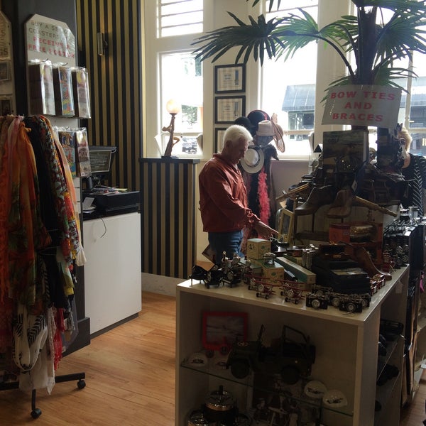 Art Deco Shop - Vintage and Thrift Store in Napier