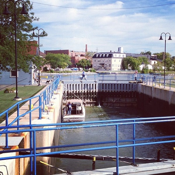 Claude Allouez Bridge - Depere, WI