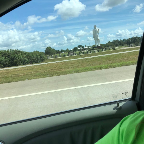Stephen F. Austin (2006) statue by David Adickes - Hwy 288