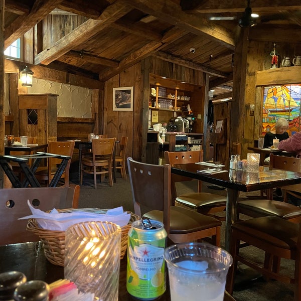 Quarterdeck Restaurant - 21 tips