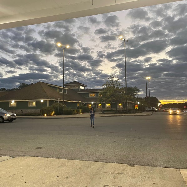 Mohawk Travel Plaza - Rest Area in Amsterdam