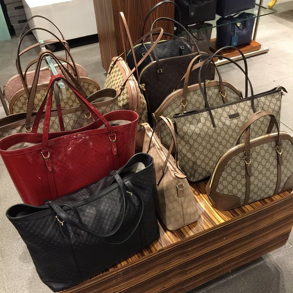 158 Designers' Blvd. - Bagumbayan - 2 tips