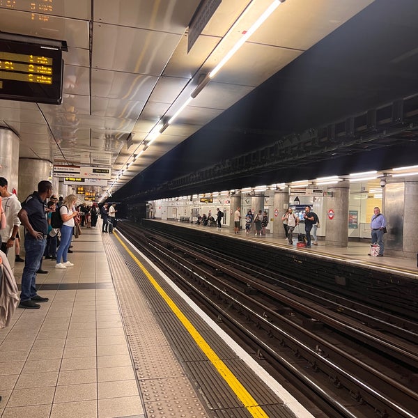 Photos at Embankment London Underground Station - Metro Station in London