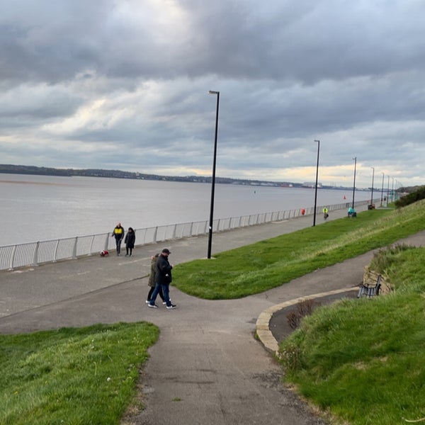 Otterspool Promenade - Waterfront in Aigburth