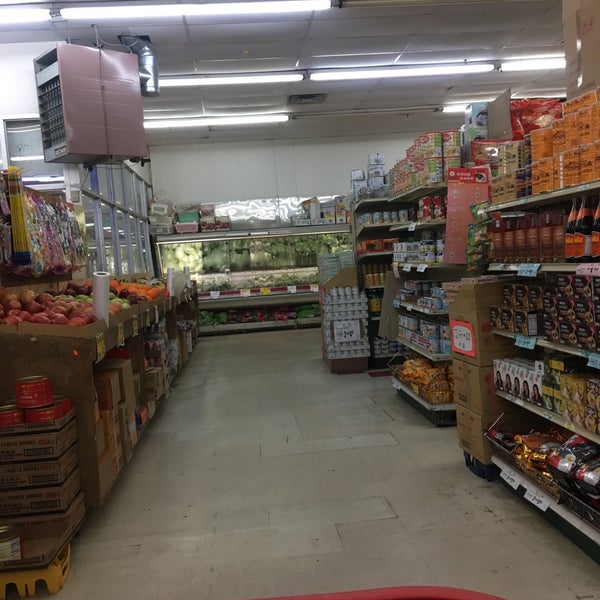 Big 8 Supermarket - Grocery Store in Graduate Hospital