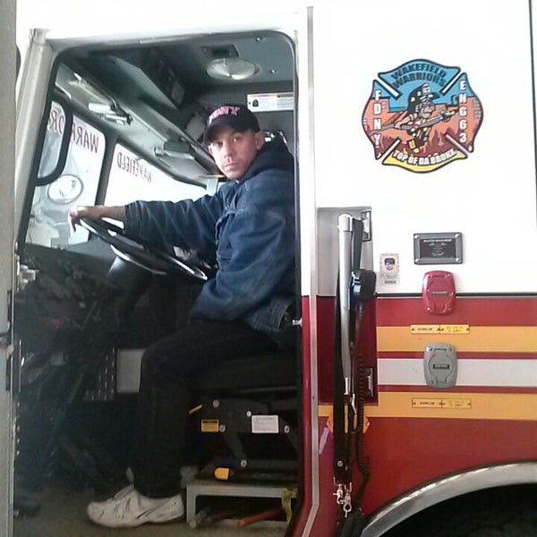 FDNY Engine 63/Ladder 39 - Fire Station in Bronx