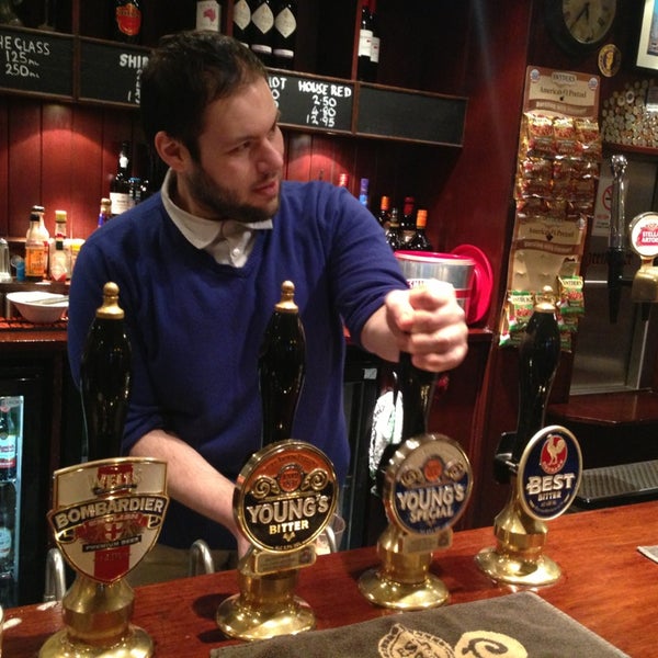 The Greyhound - Pub in Hendon