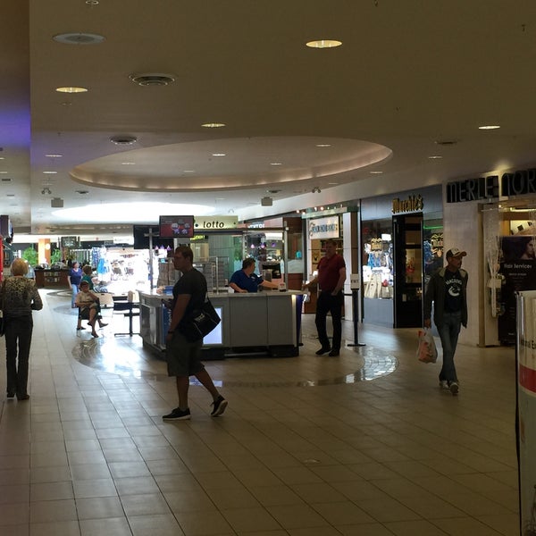 Photos at Semiahmoo Shopping Centre - South Surrey - 8 tips