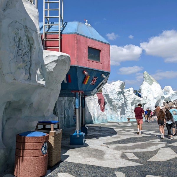 Photos at Expedition Cafe - Sea World Theme Park - 9 tips from 447 visitors