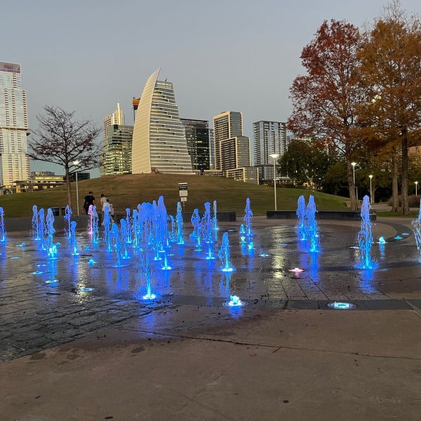 Ann & Roy Butler Trail - Hiking Trail in Downtown Austin