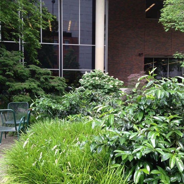 Reading Garden at Cincinnati Public Library - Central Business District ...
