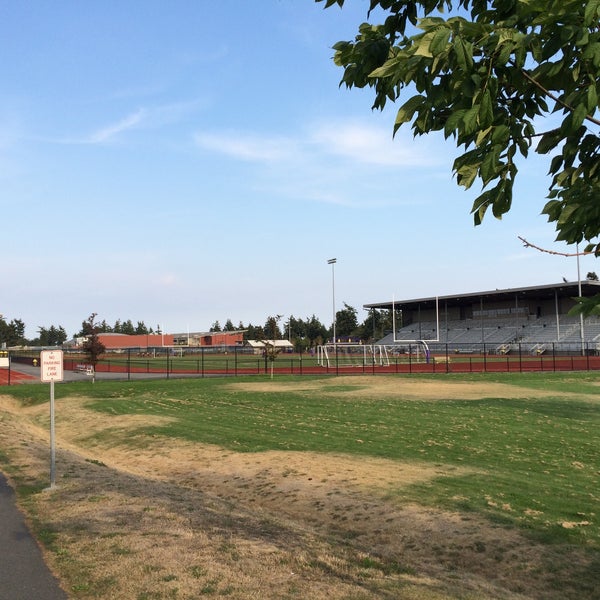 Oak Harbor High School - High School in Oak Harbor