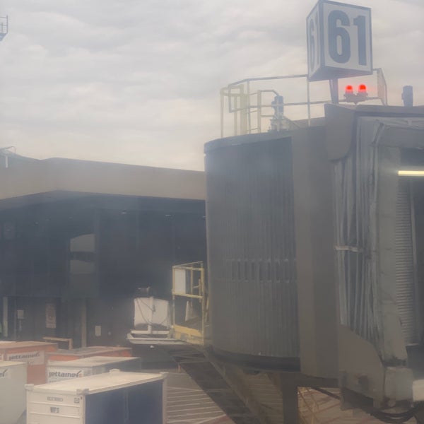 Gate B61 - Airport Gate in Newark